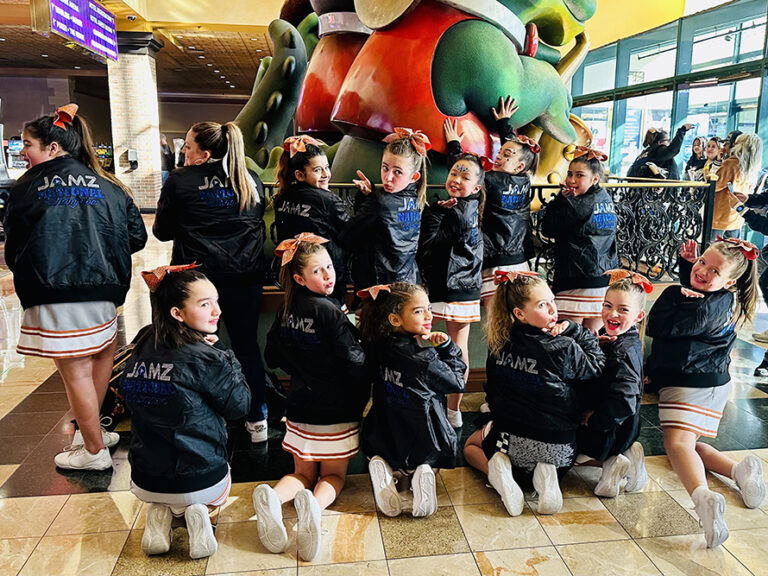 Los Gatos Longhorns Cheer team 'JAMZ' it in Nationals | Los Gatan | Los ...